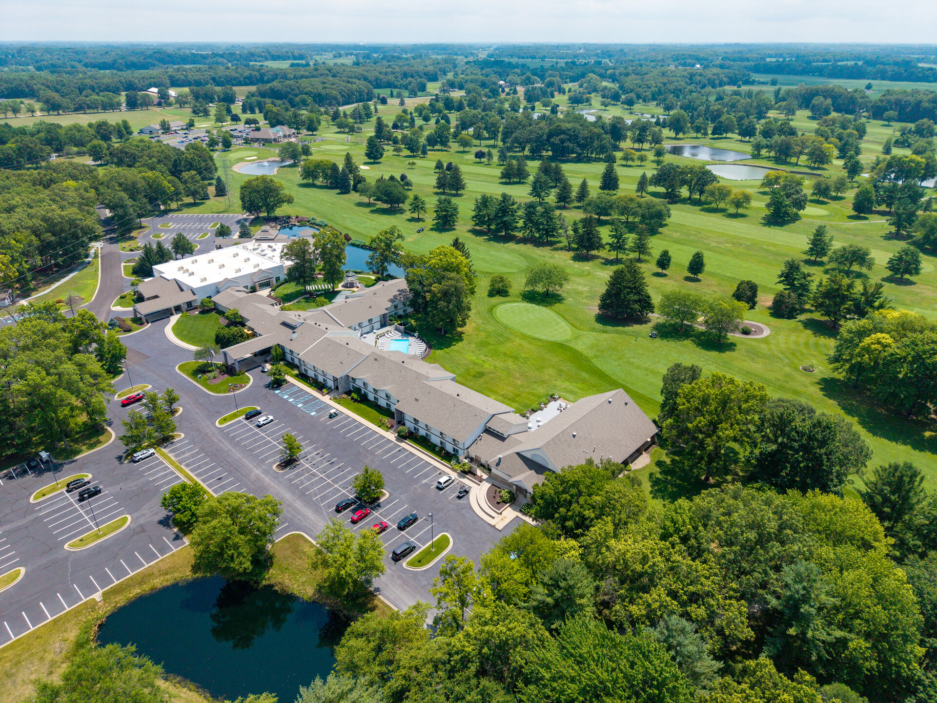 Upscale Golf Resort in Plymouth, Indiana | Swan Lake Resort
