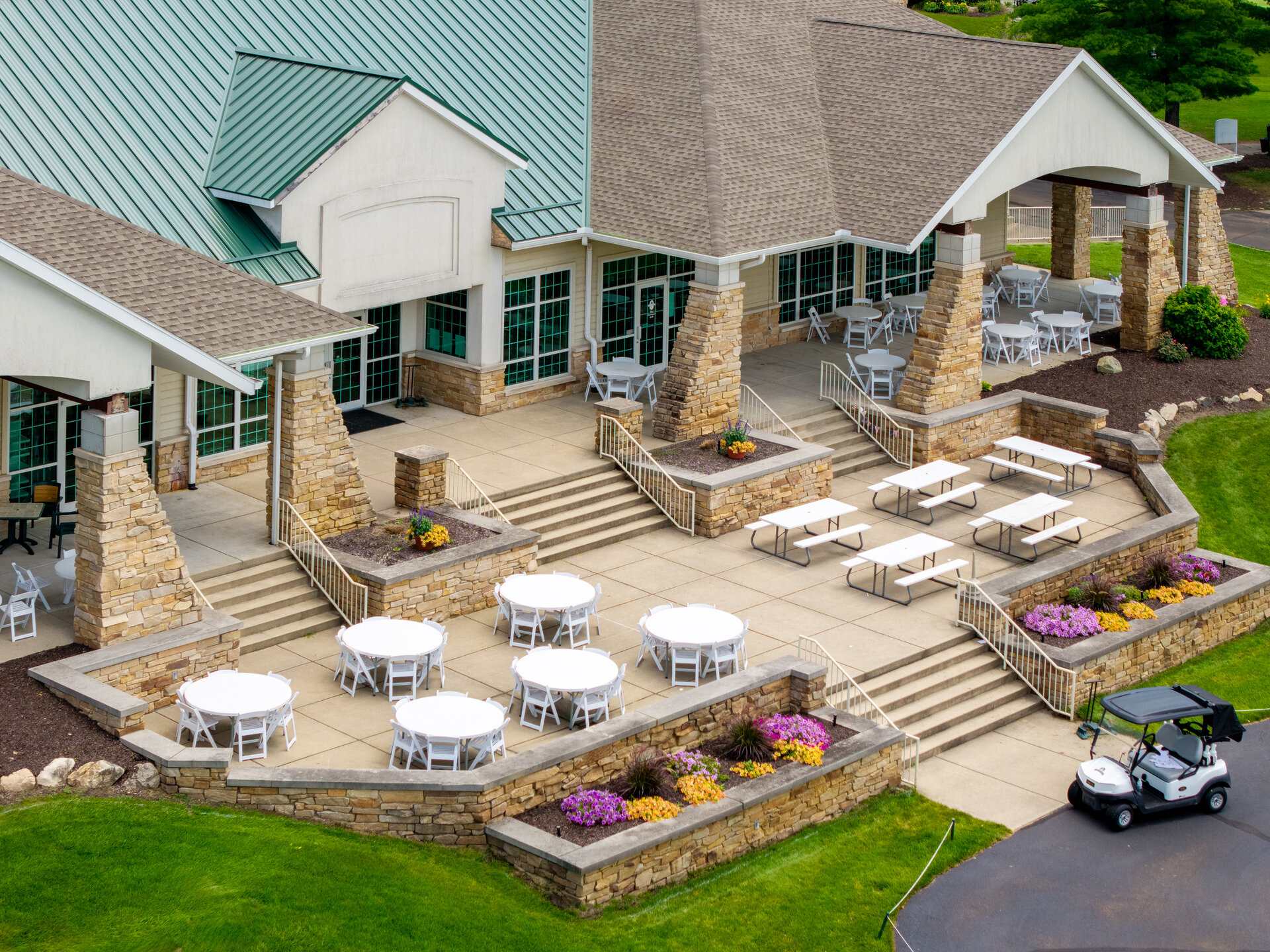 Upscale Golf Resort In Plymouth Indiana Swan Lake Resort