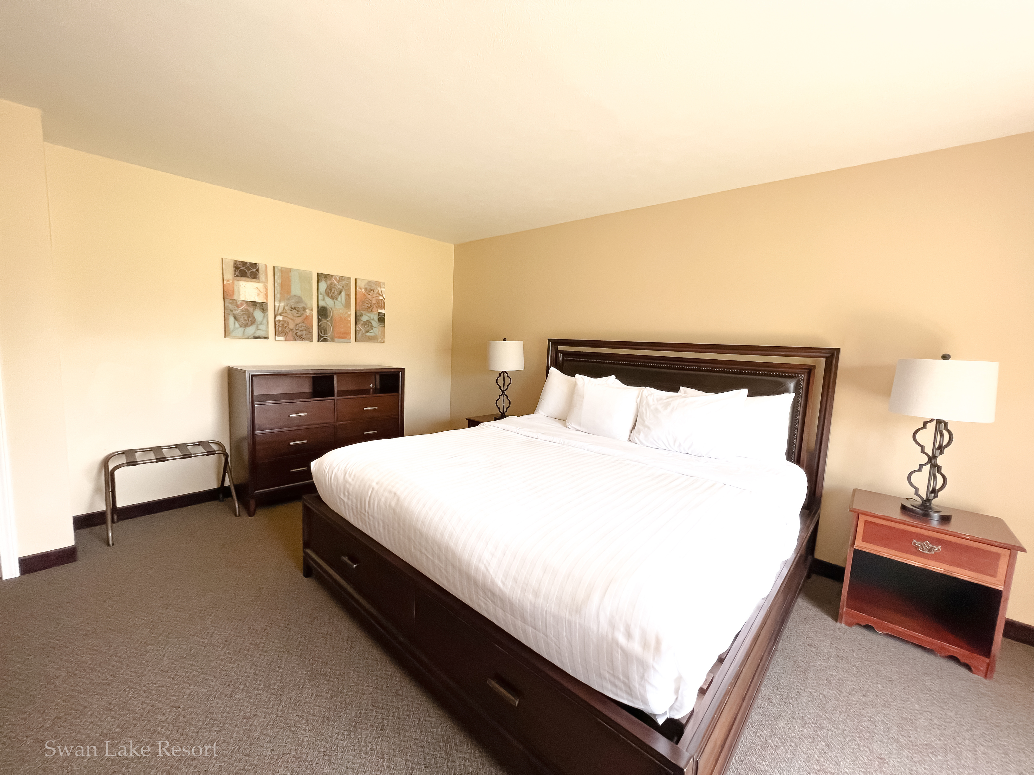 Relaxing Resort in Indiana | Swan Lake Resort